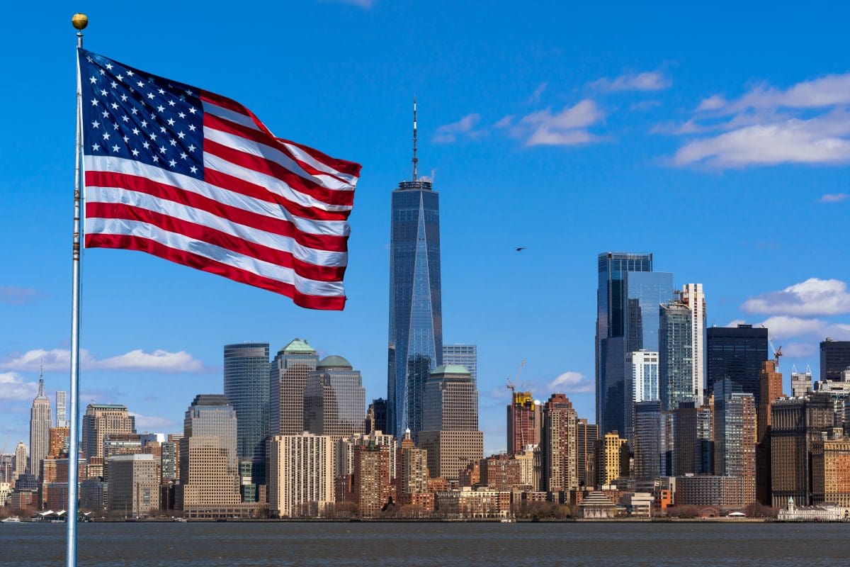 LOWER MANHATTAN SHOPPING: SEPTEMBER 19, 2026 - Wade Tours Bus Tours